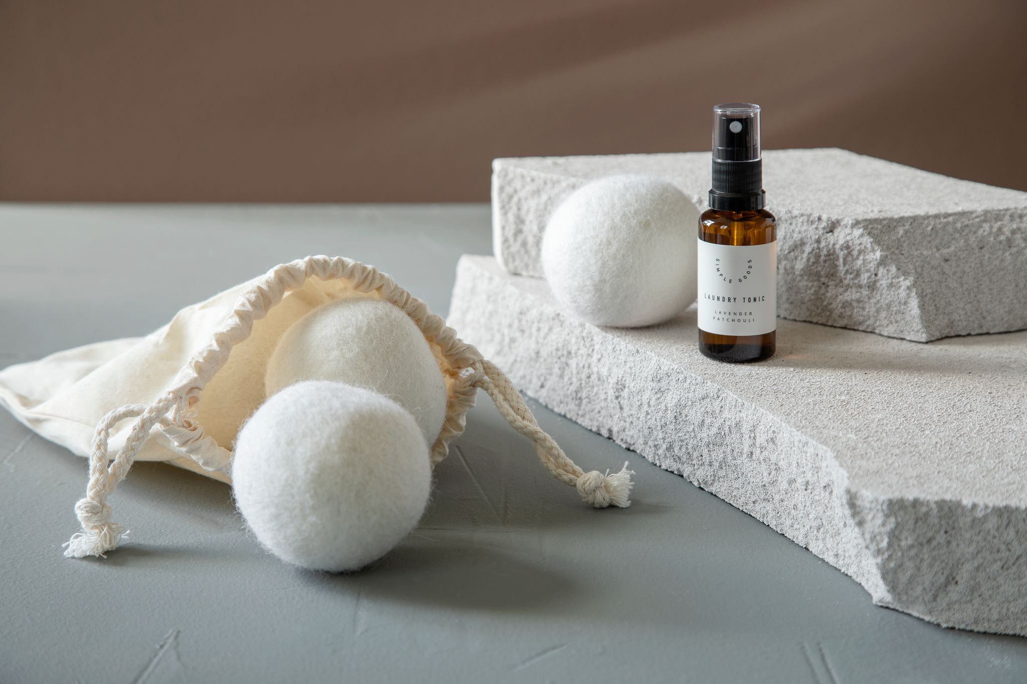 Spray tonic pentru rufe Simple Goods, Lavender Patchouli, improspateaza ...